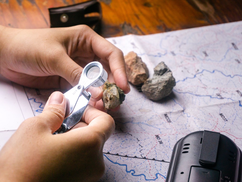 Geology and mineral resource estimation