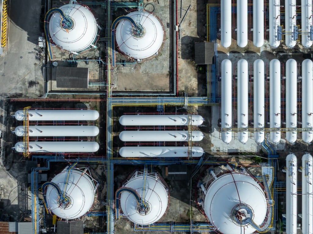 Balancing LNG Regulation, Decarbonization and Capacity Constraints | ERM